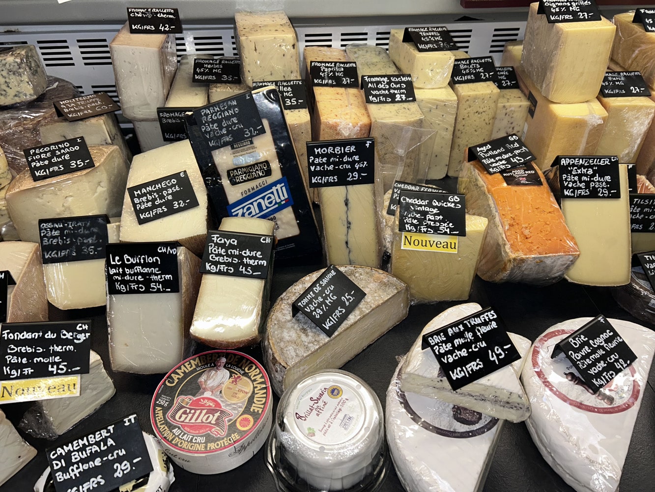 Chez Manu - L’épicerie emblématique de Begnins